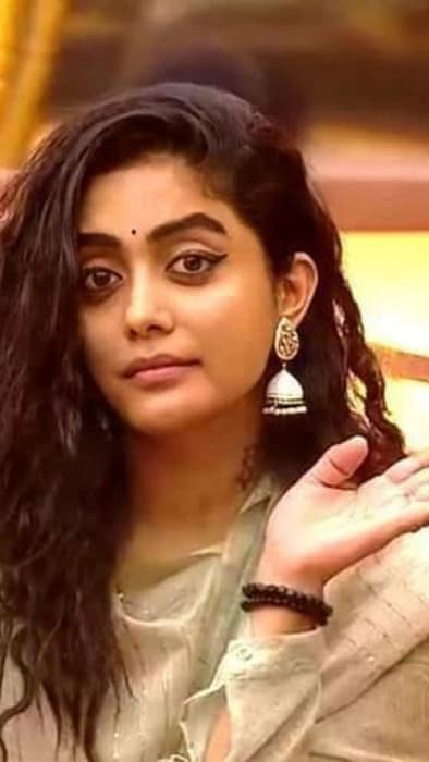Abhirami Venkatachalam Images, Age, boyfriend, Networth, Instagram ...